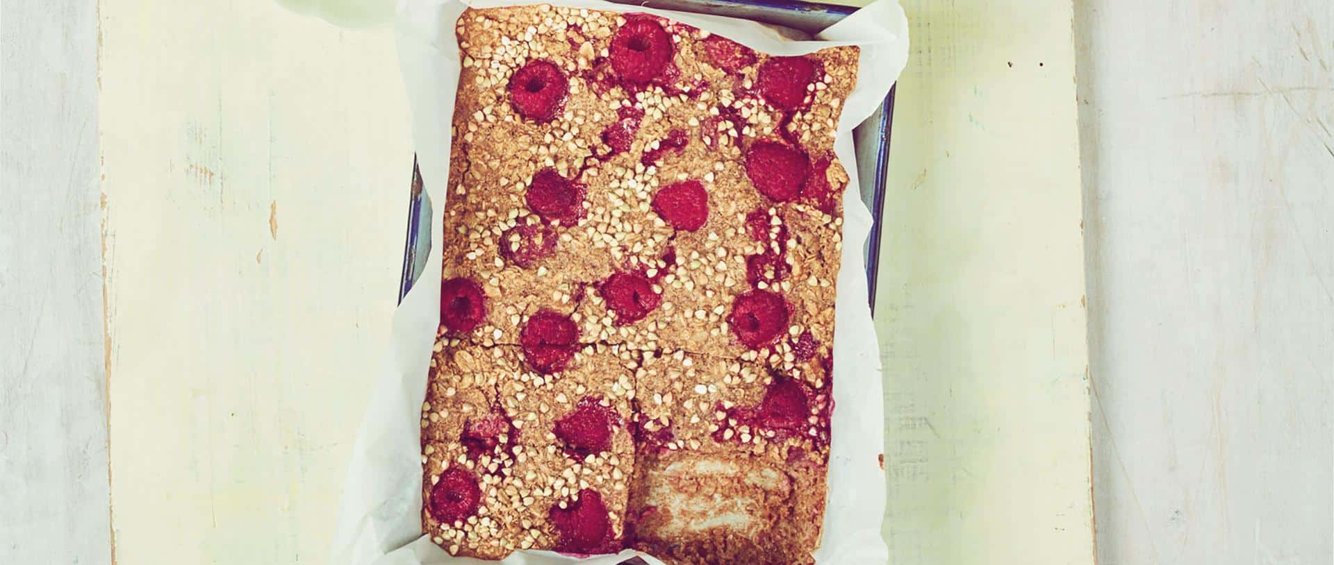 Gebackener Pudding mit Himbeeren und Haferflocken | Rezept